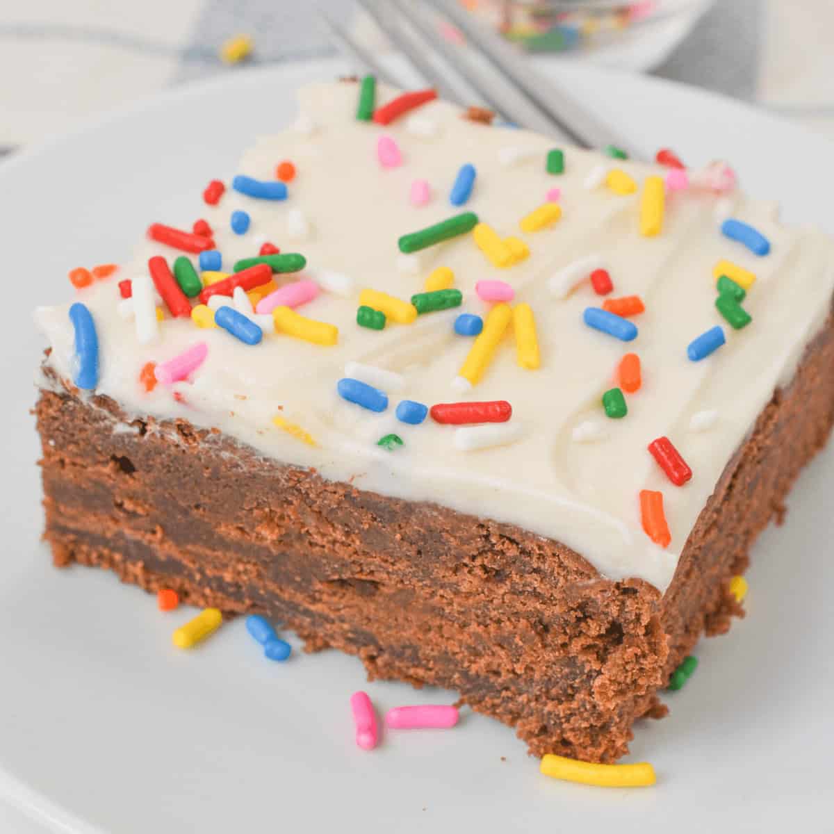 Classic White Cake With Chocolate Icing Recipe