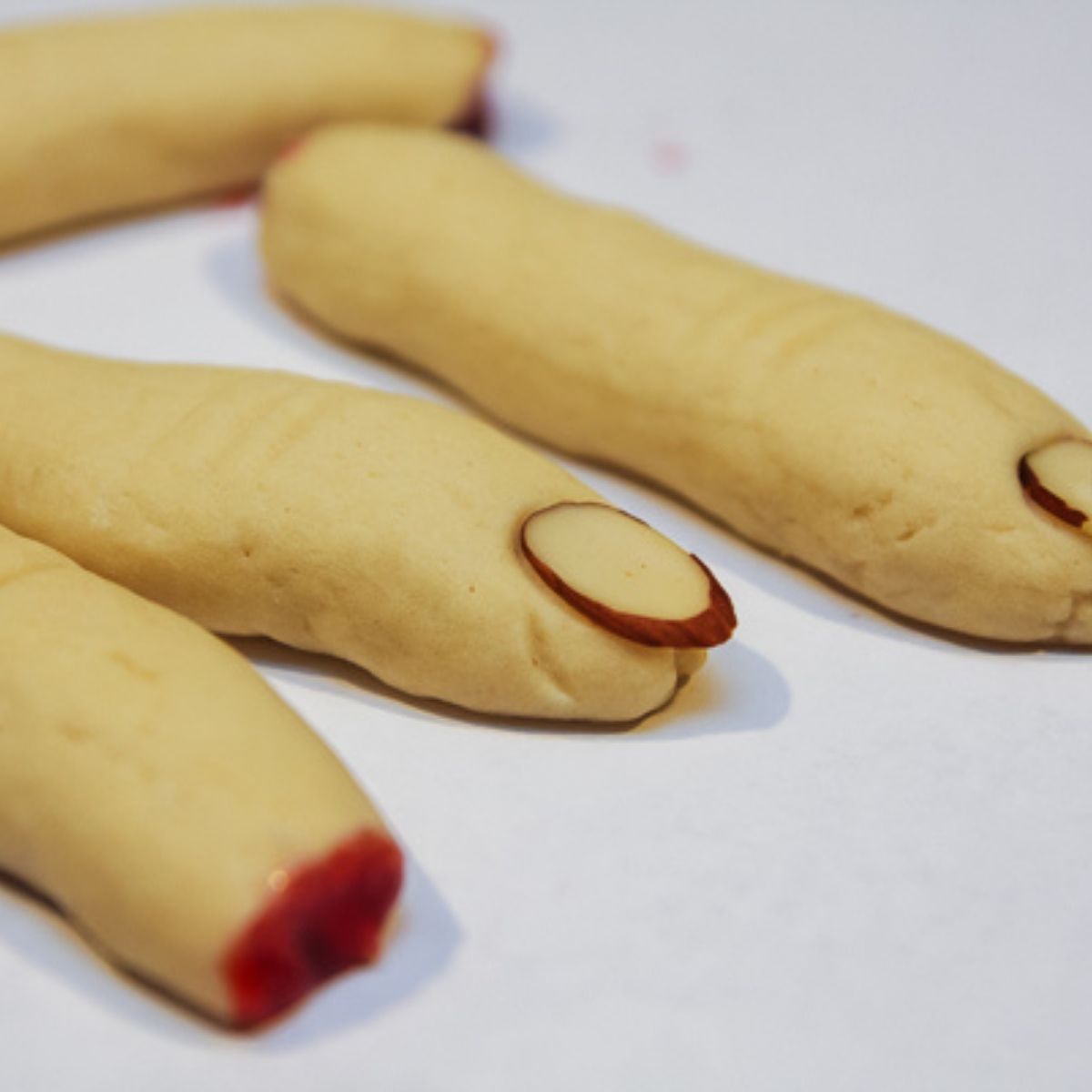 Creepy Witch Finger Cookies {Easy Halloween Treat} | It is a Keeper