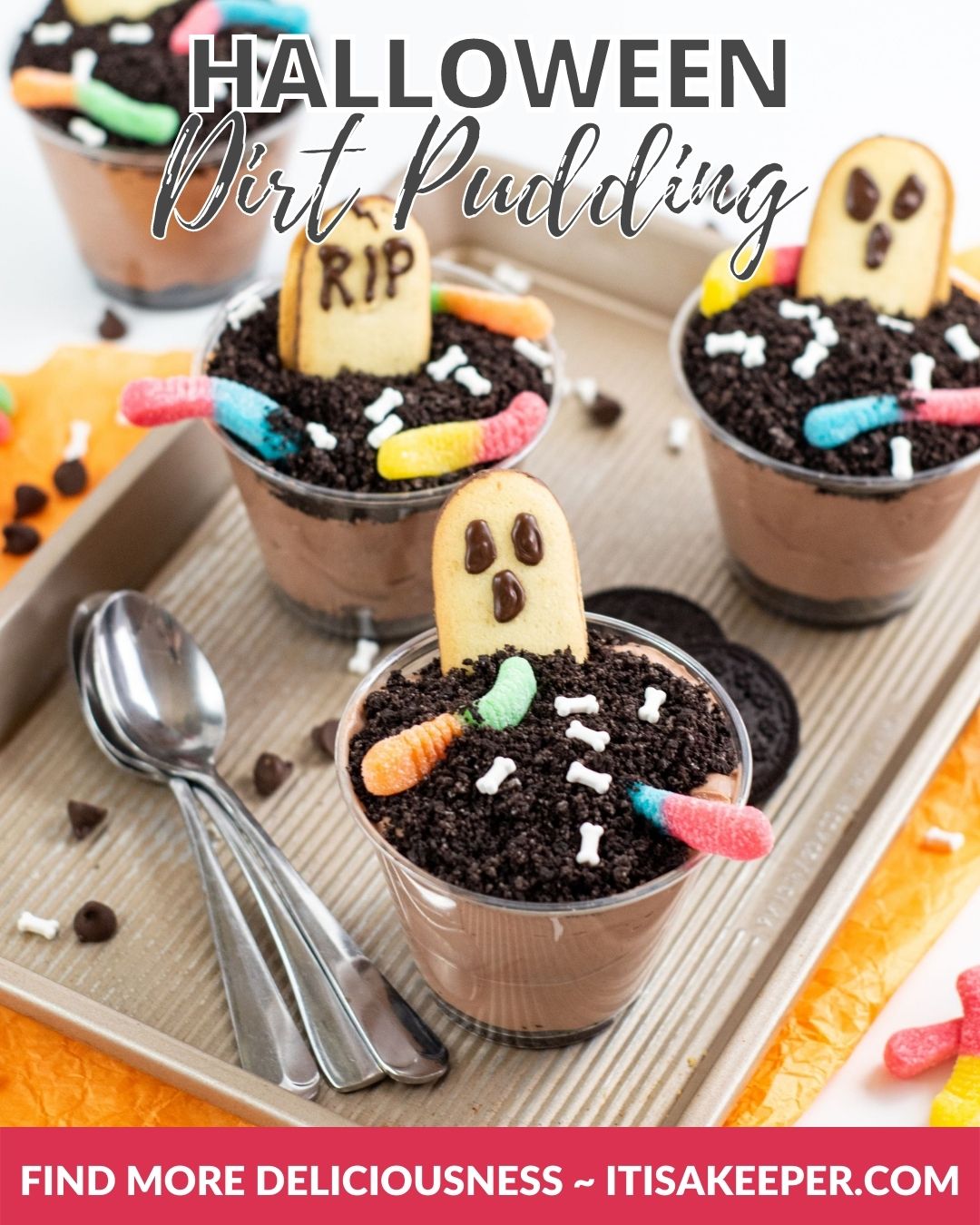 Halloween Dirt Pudding Snacks {Quick & Easy} | It Is a Keeper