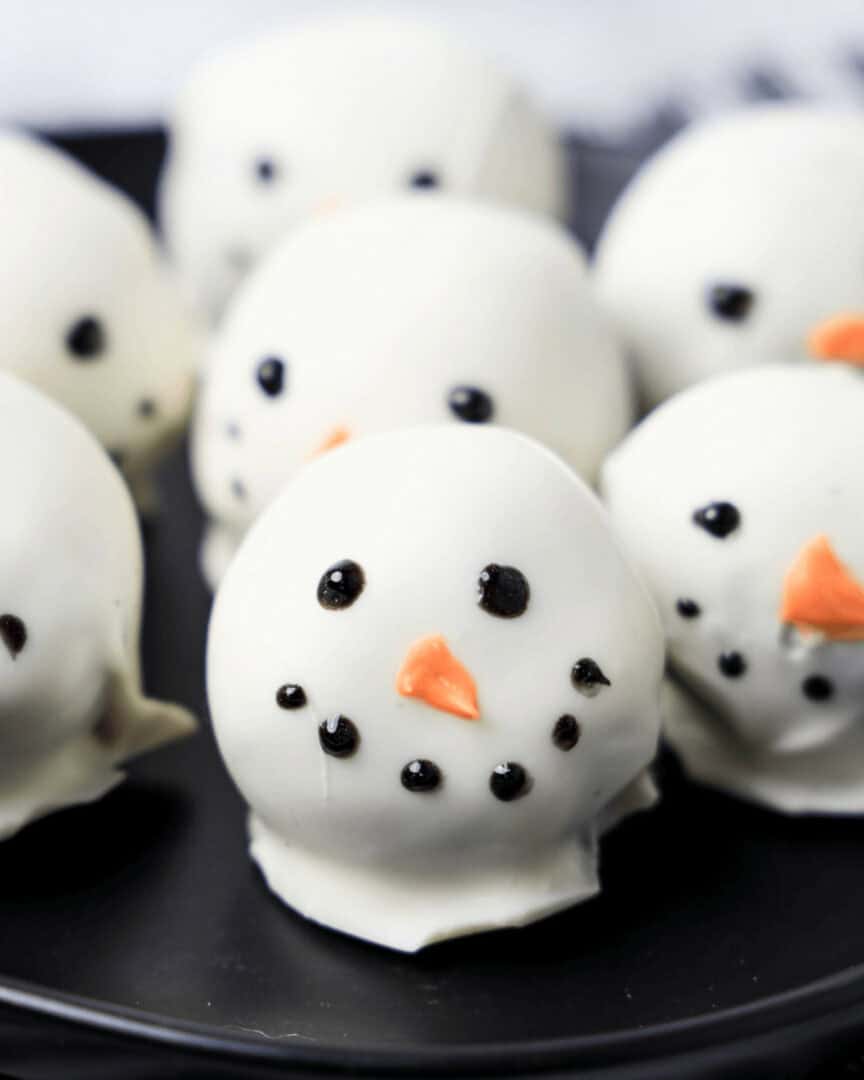 Oreo Snowman Balls - It Is a Keeper