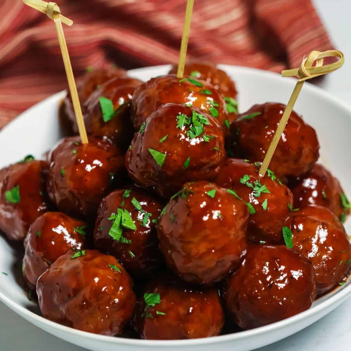 Barbecue Meatballs with Grape Jelly | It Is a Keeper