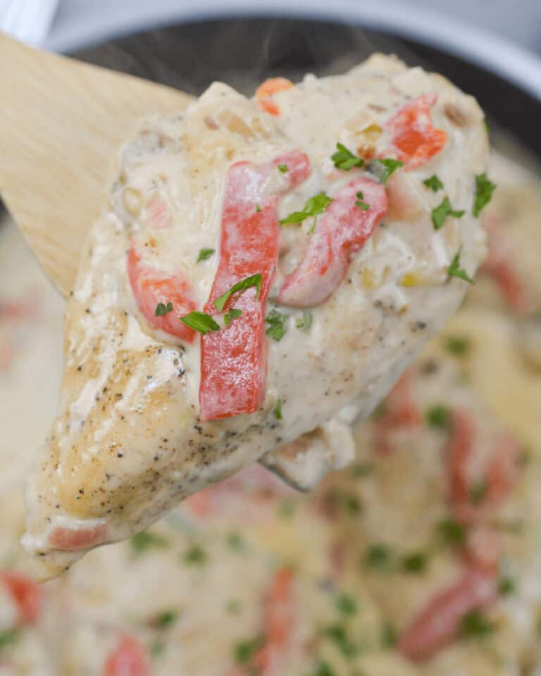 Chicken with Roasted Red Pepper Cream Sauce - It Is a Keeper