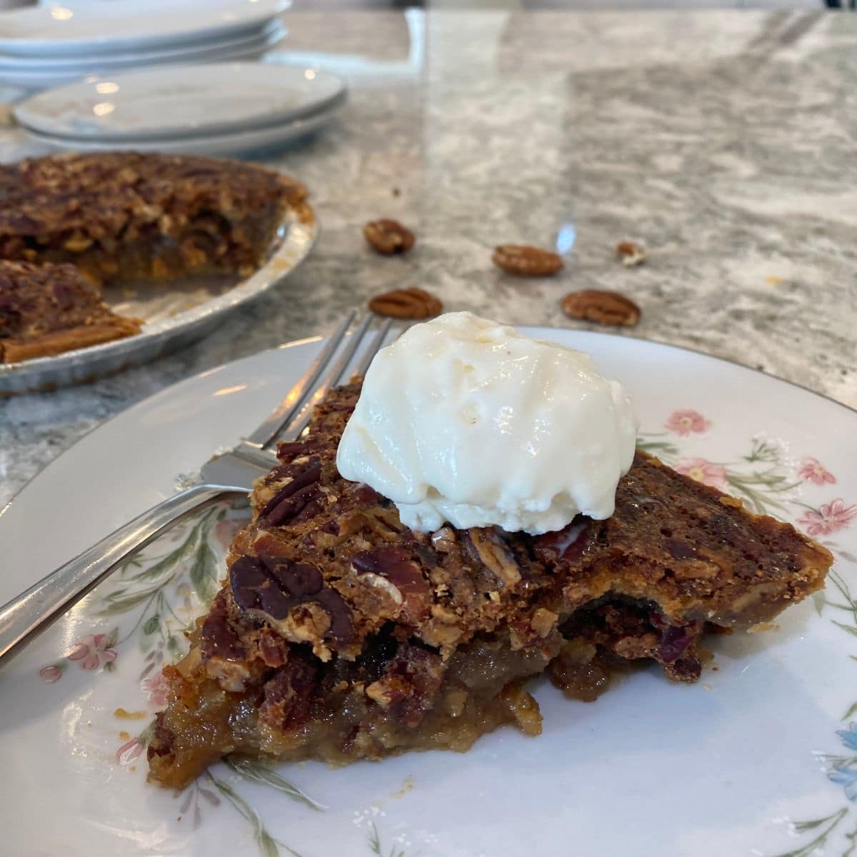 Maple Syrup Pecan Pie - It Is a Keeper